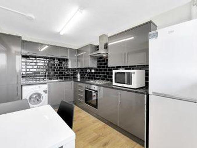 3 Bedrooms Flat for rent in Overhill Road, London SE22