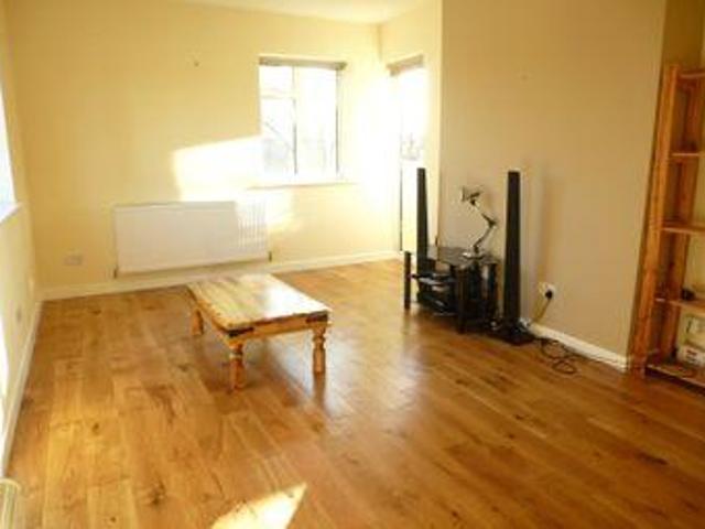 3 Bedrooms Flat for rent in Overstone House, East India Dock Road, London E14