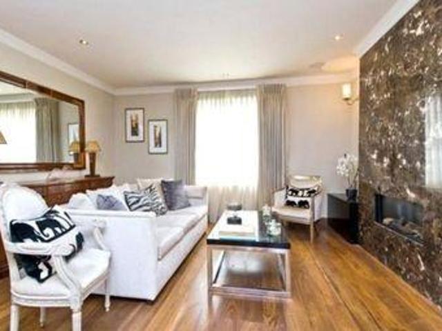 3 Bedrooms Flat for rent in Ovington Street, London SW3