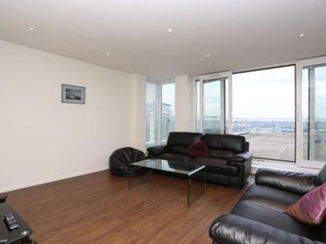 3 Bedrooms Flat for rent in Oxygen Building, London E16