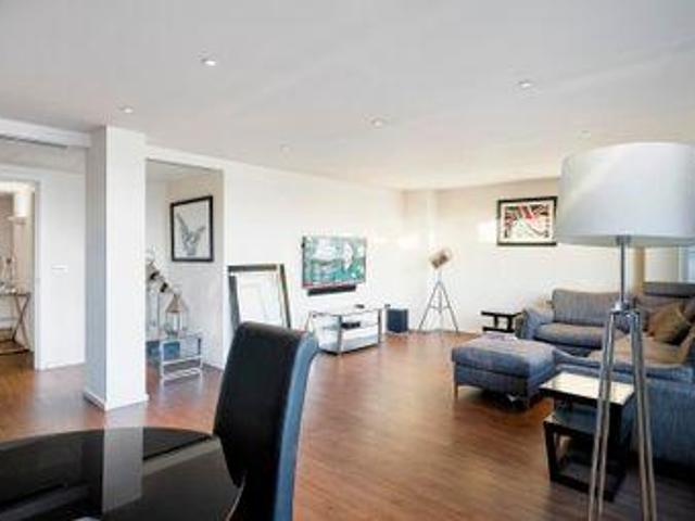 3 Bedrooms Flat for rent in Oxygen Building, Royal Docks E16