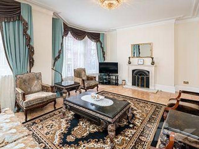 3 Bedrooms Flat for rent in Oxford And Cambridge Mansions, Old Marylebone Road, Marylebone NW1