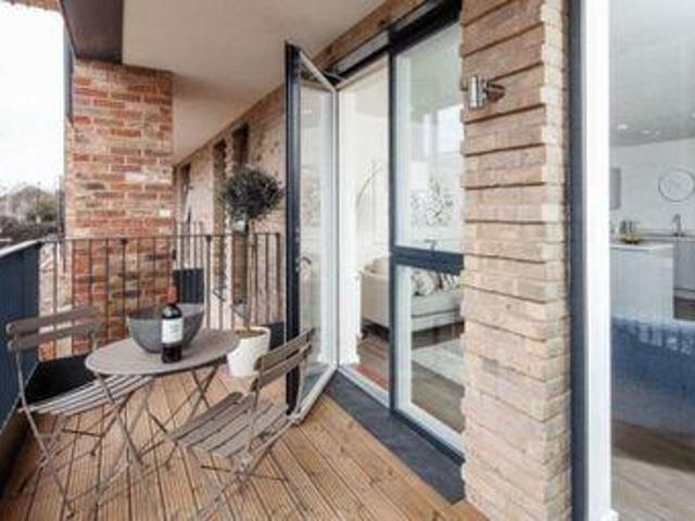3 Bedrooms Flat for rent in L&Q @ Acton Gardens, Bollo Lane W3