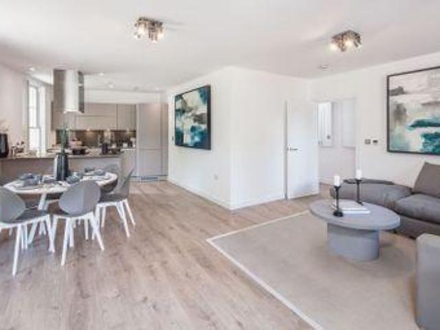 3 Bedrooms Flat for rent in L&Q @ The Pavilions, Caledonian Road N1