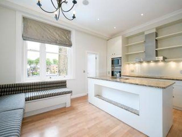 3 Bedrooms Flat for rent in Lowndes Square, London SW1X