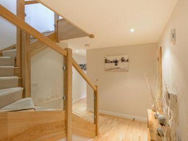 3 Bedrooms Flat for rent in Lombard Road, Battersea, London SW11