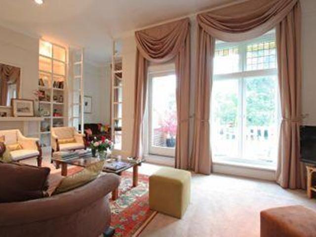 3 Bedrooms Flat for rent in Longfield House, Longfield Drive SW14