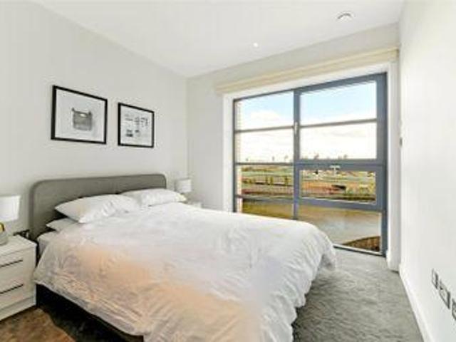3 Bedrooms Flat for rent in London City Island, London E14