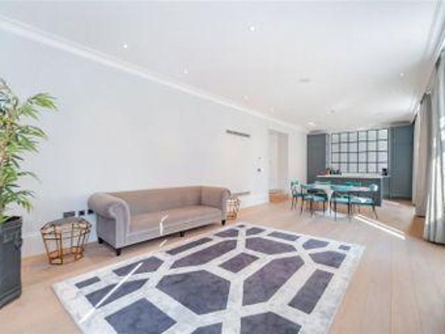 3 Bedrooms Flat for rent in London WC2E