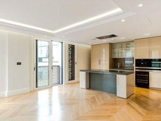 3 Bedrooms Flat for rent in London WC2R