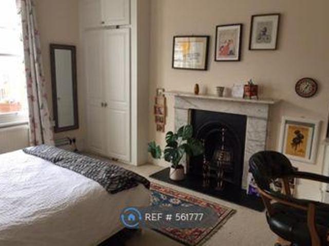 3 Bedrooms Flat for rent in Loraine Mansions, London N7