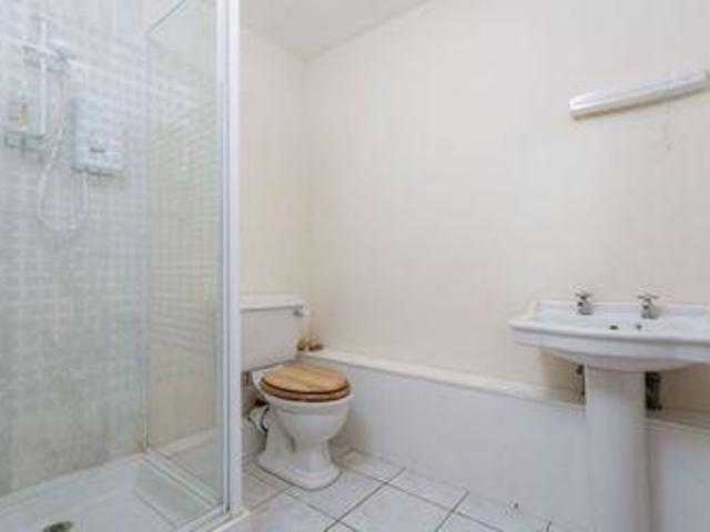 3 Bedrooms Flat for rent in Lordship Lane, London N22