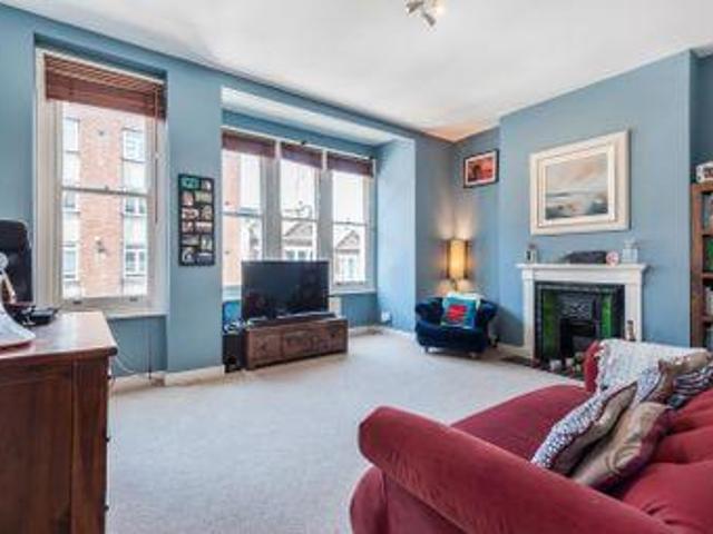 3 Bedrooms Flat for rent in Latchmere Road, London SW11