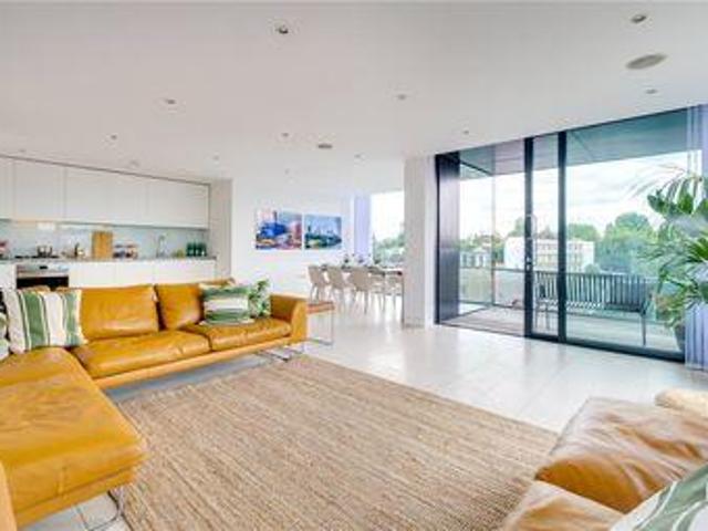 3 Bedrooms Flat for rent in Latitude House, Oval Road, London NW1