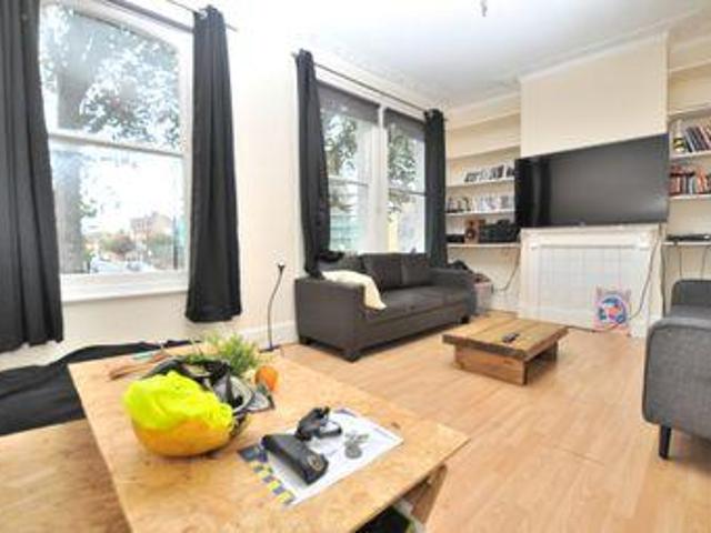 3 Bedrooms Flat for rent in Lauriston Road, London E9