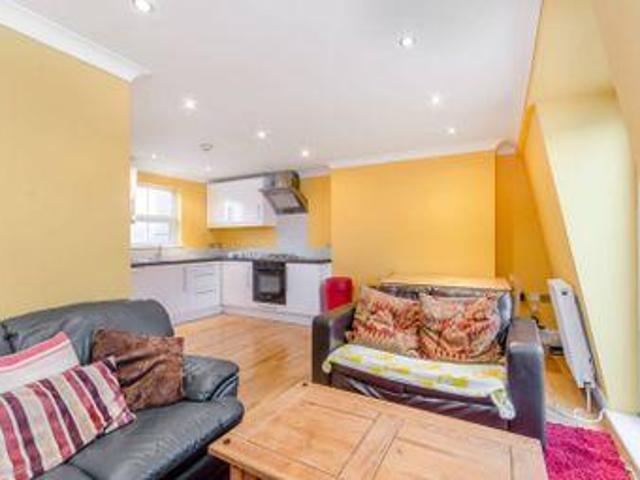 3 Bedrooms Flat for rent in Lacy Road, West Putney SW15