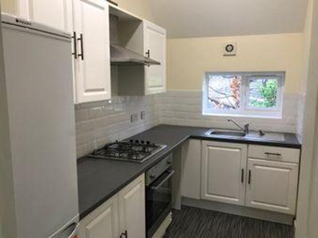 3 Bedrooms Flat for rent in Ladybarn Crescent, Manchester M14