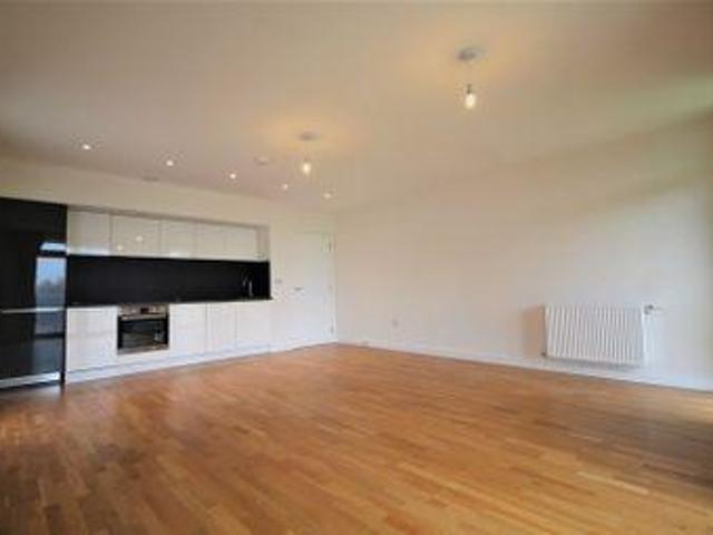 3 Bedrooms Flat for rent in Lakeside Drive, Park Royal, London NW10
