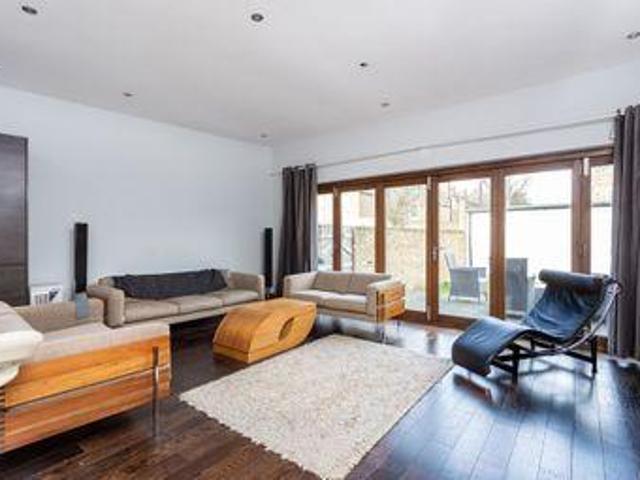 3 Bedrooms Flat for rent in Langthorne Street, London SW6