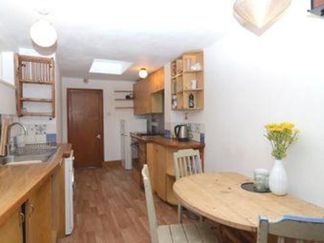 3 Bedrooms Flat for rent in Lansdowne Way, London SW8
