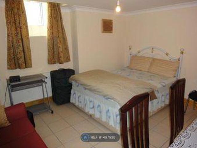 3 Bedrooms Flat for rent in Leytonstone, London E11