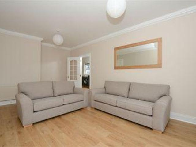 3 Bedrooms Flat for rent in Leathermarket Court, London Bridge SE1
