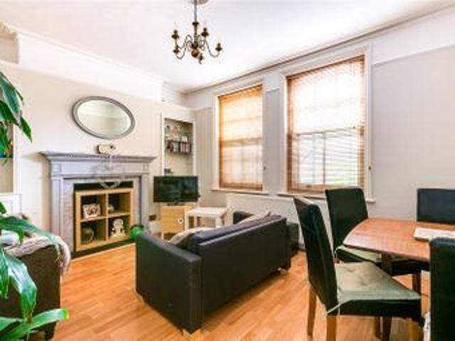 3 Bedrooms Flat for rent in Leighton Mansions, Queens Club Gardens, Barons Court, London W14