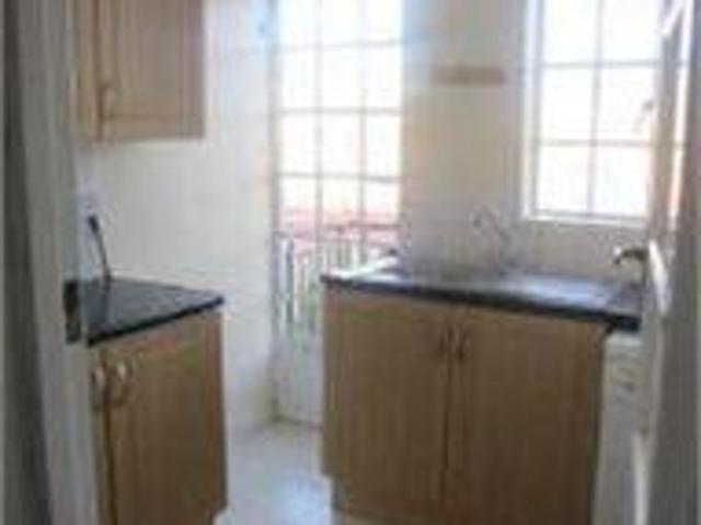 3 Bedrooms Flat for rent in Leigham Avenue, Streatham SW16