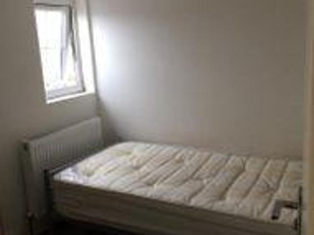 3 Bedrooms Flat for rent in Leslie Road, Leytonstone E11
