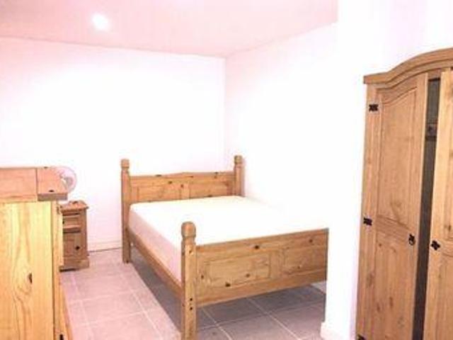 3 Bedrooms Flat for rent in Leswin Place, London N16