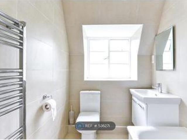 3 Bedrooms Flat for rent in Litchfield Way, London NW11