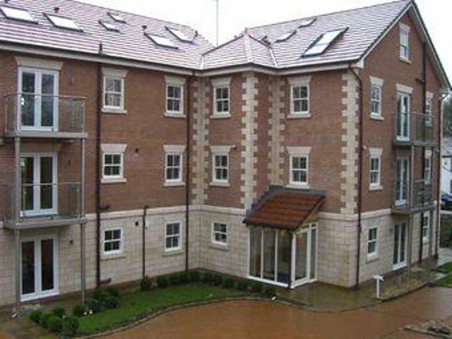 3 Bedrooms Flat for rent in Lime Kilns, Stablefold, Worsley M28