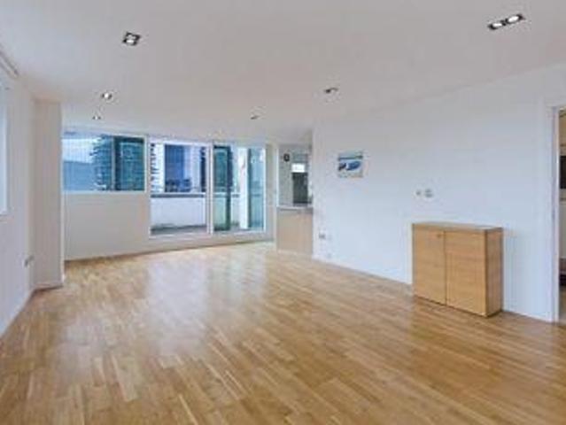 3 Bedrooms Flat for rent in Limeharbour, London E14