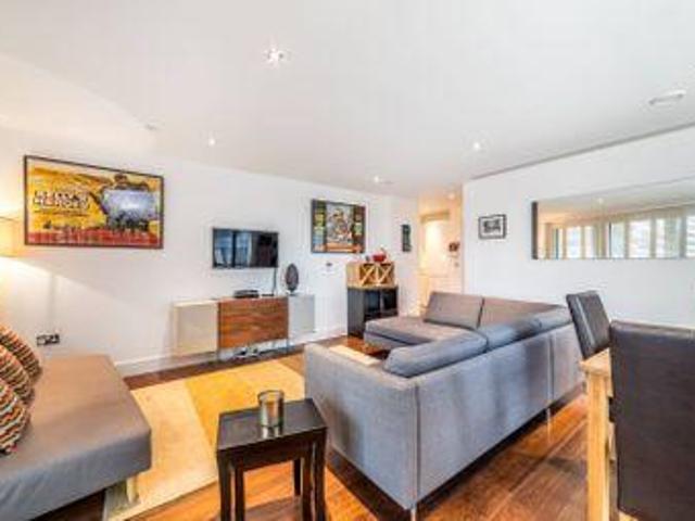 3 Bedrooms Flat for rent in Lincoln Plaza, Docklands E14