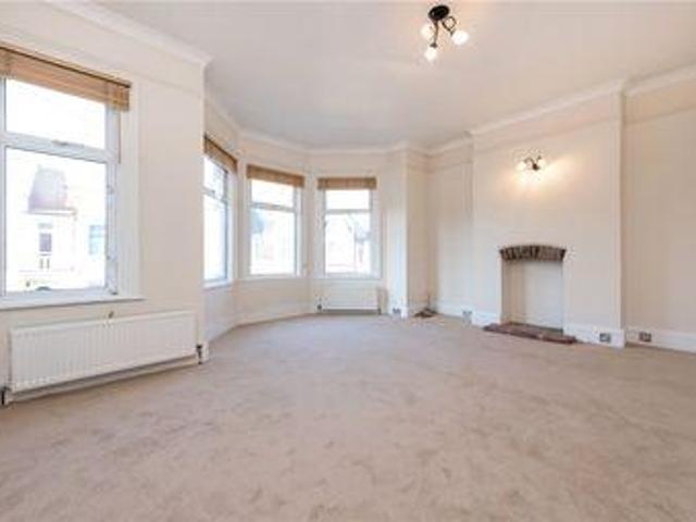 3 Bedrooms Flat for rent in Linacre Road, London NW2