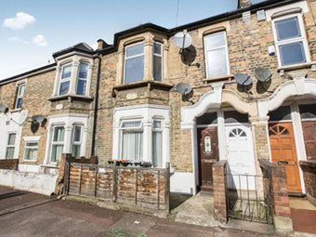 3 Bedrooms Flat for rent in Ling Road, London E16