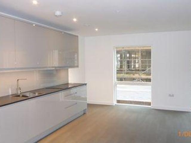 3 Bedrooms Flat for rent in Lismore Boulevard, London NW9