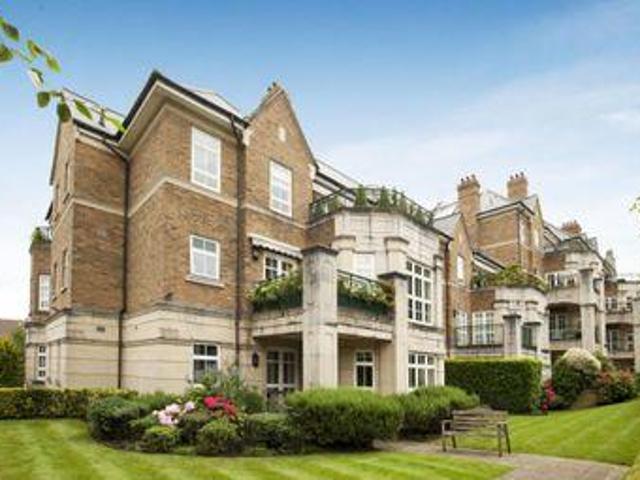3 Bedrooms Flat for rent in Mountview Close, Hampstead Way, London NW11
