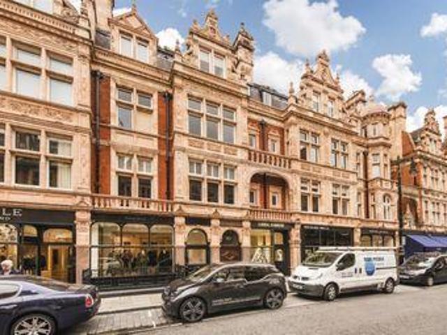 3 Bedrooms Flat for rent in Mount Street, London W1K