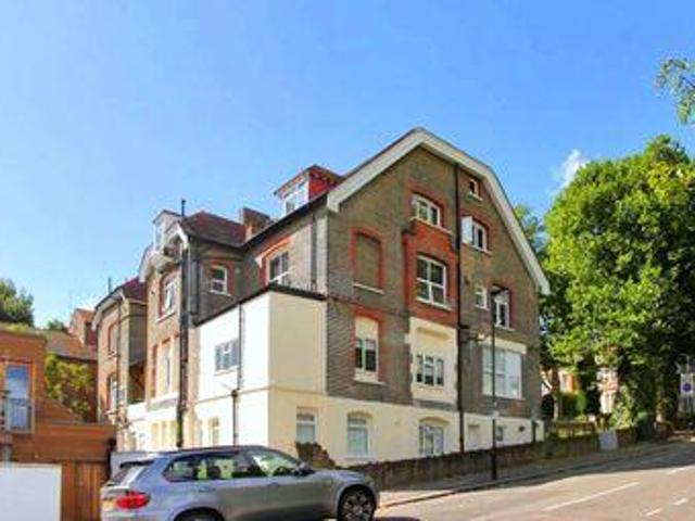 3 Bedrooms Flat for rent in Mount View Road, London N4