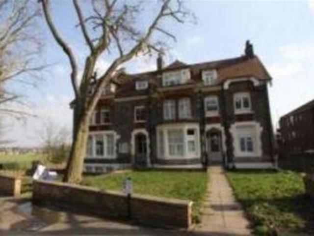 3 Bedrooms Flat for rent in Mount View Road, London N4