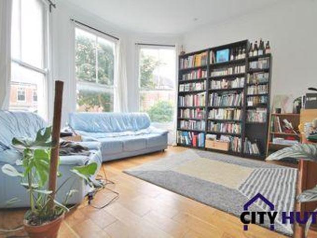 3 Bedrooms Flat for rent in Mount View Road, London N4