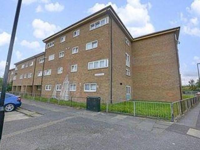3 Bedrooms Flat for rent in Moxon Close, Plaistow E13