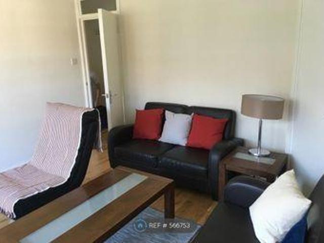 3 Bedrooms Flat for rent in Mole Court, London W12