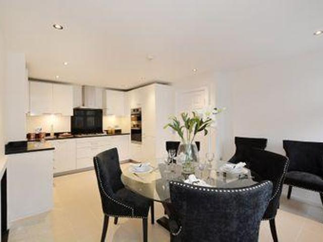 3 Bedrooms Flat for rent in Montagu Square, London W1H