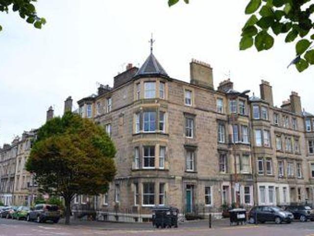 3 Bedrooms Flat for rent in Montgomery Street, Hillside, Edinburgh EH7