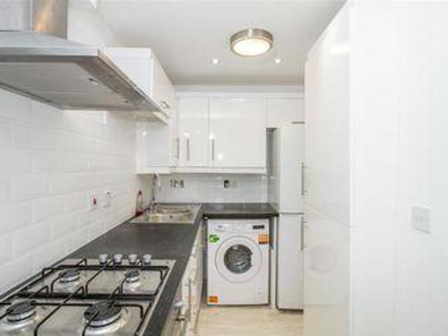 3 Bedrooms Flat for rent in Morden Road, London SW19