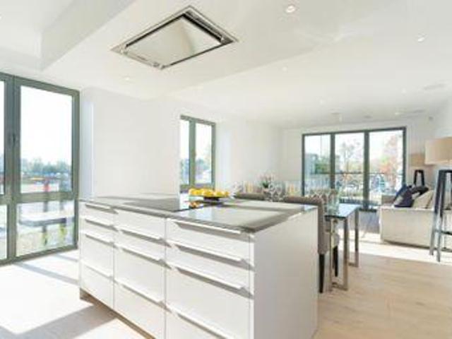3 Bedrooms Flat for rent in Mornington Crescent, London NW1