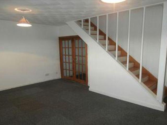 3 Bedrooms Flat for rent in Mosside Drive, Blackburn, Bathgate EH47
