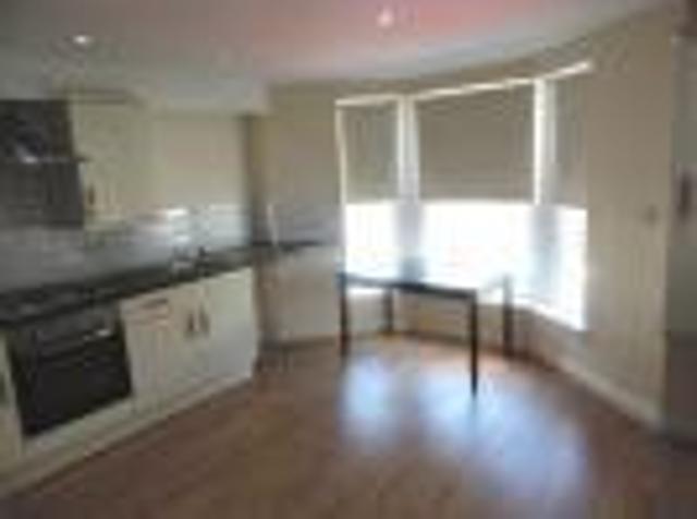 3 Bedrooms Flat for rent in Mackintosh Place, Cardiff, Roath CF24